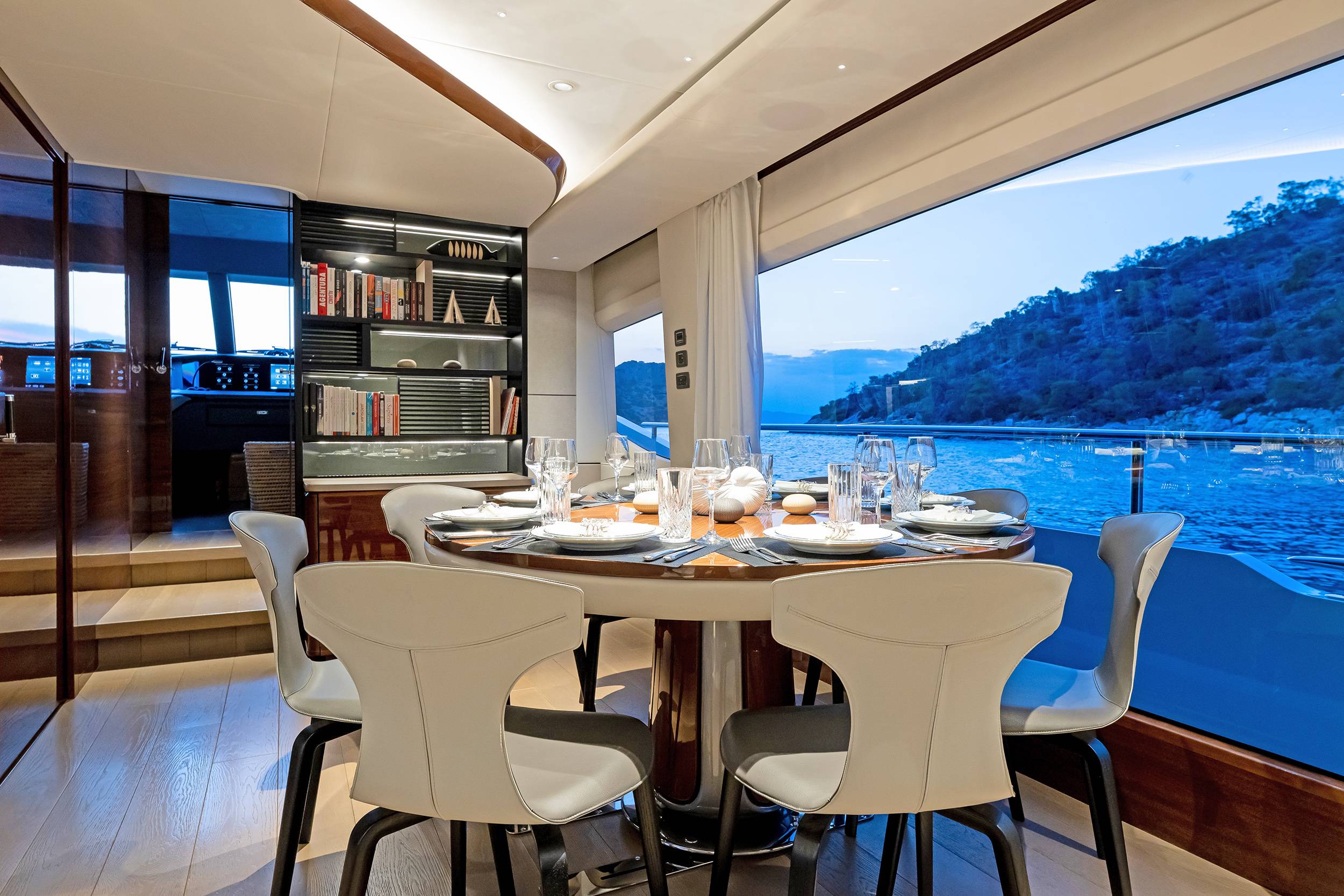 VISTA Yacht Charter Details, Princess | CHARTERWORLD Luxury Superyachts